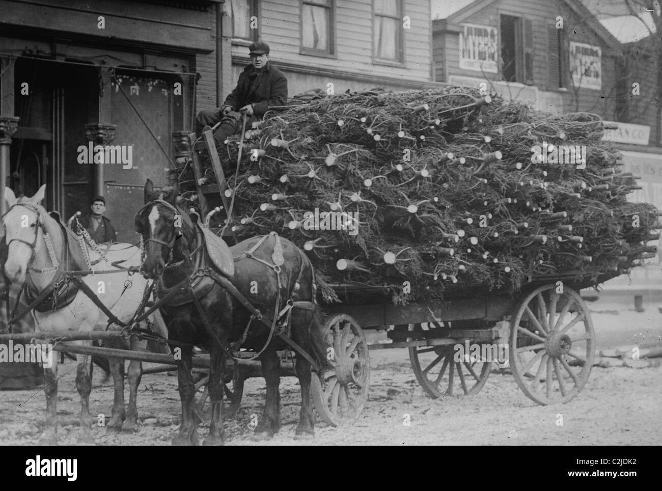 The christmas wagon hi-res stock photography and images - Alamy