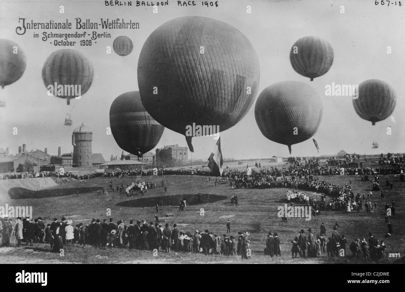 Balloon Race in Berlin Germany Stock Photo - Alamy