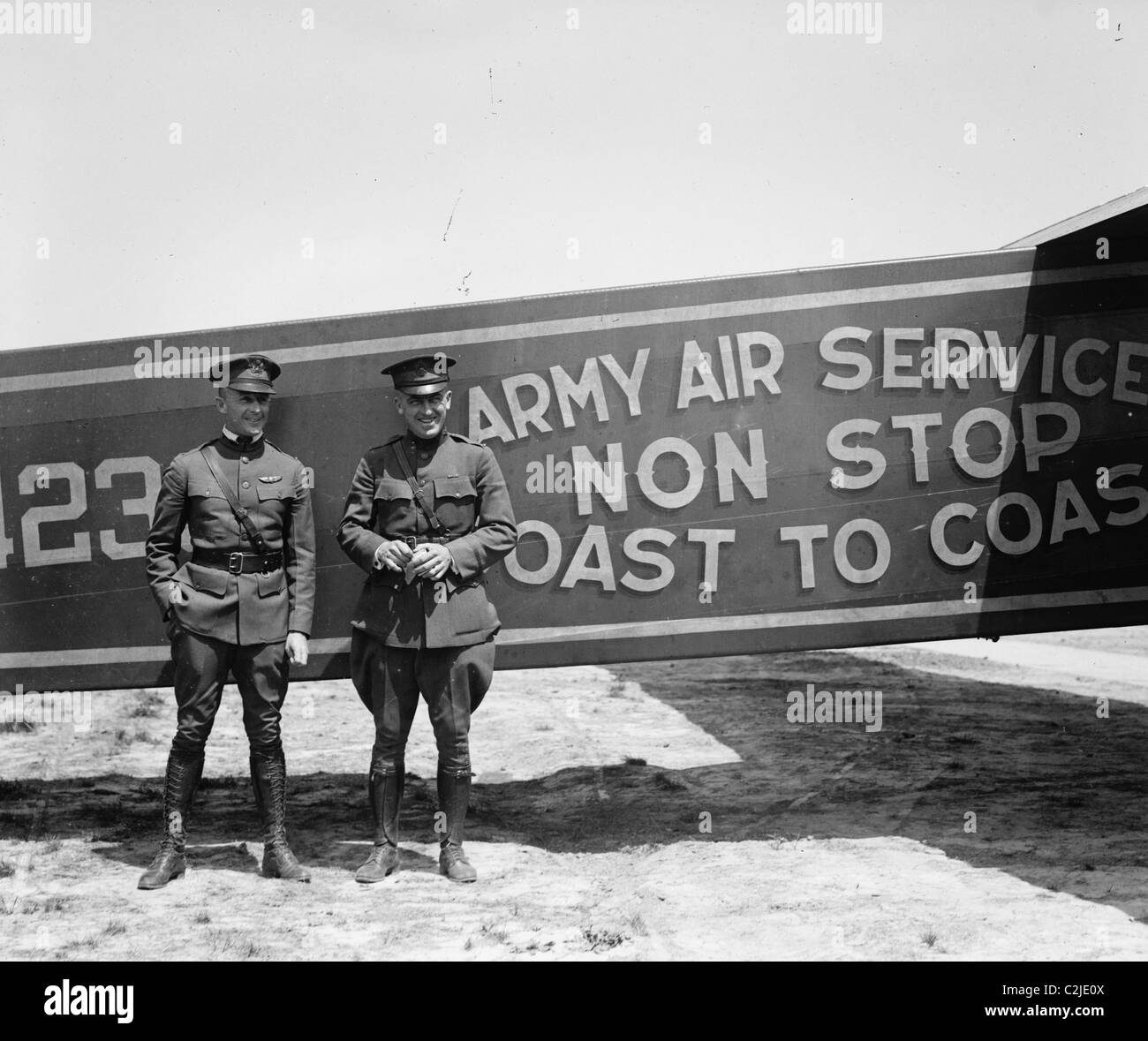 Airplane pilots hi-res stock photography and images - Alamy