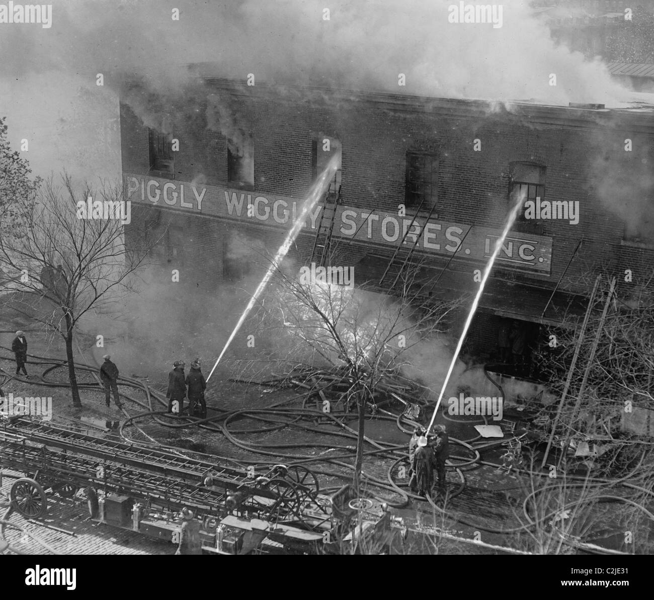 "Piggly-Wiggley" Supermarket Fire Stock Photo - Alamy