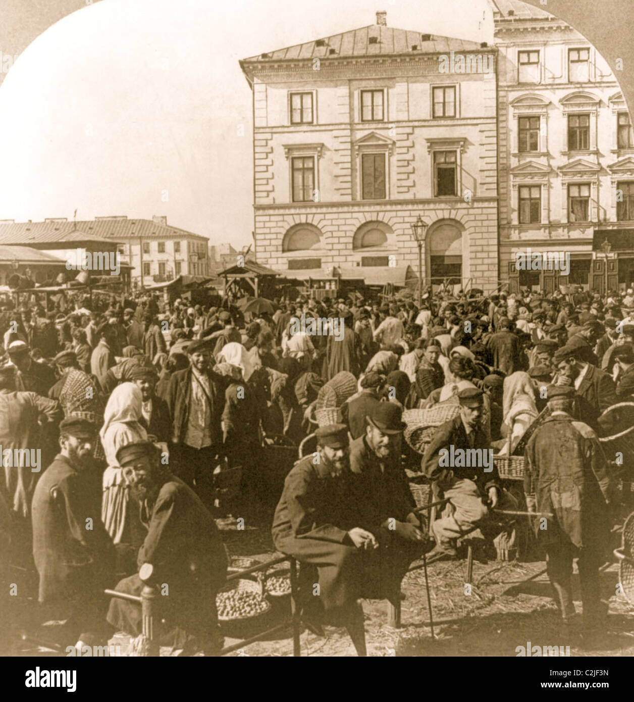 Market day in the crowded Jewish quarters of Warsaw, Poland Stock Photo ...