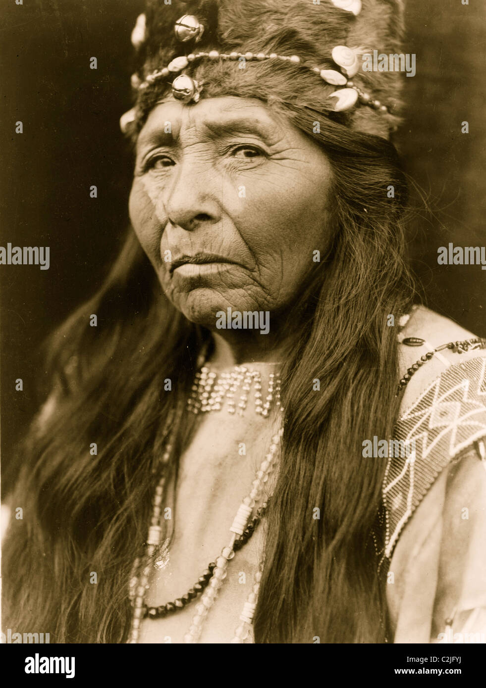 Klamath indians hi-res stock photography and images - Alamy