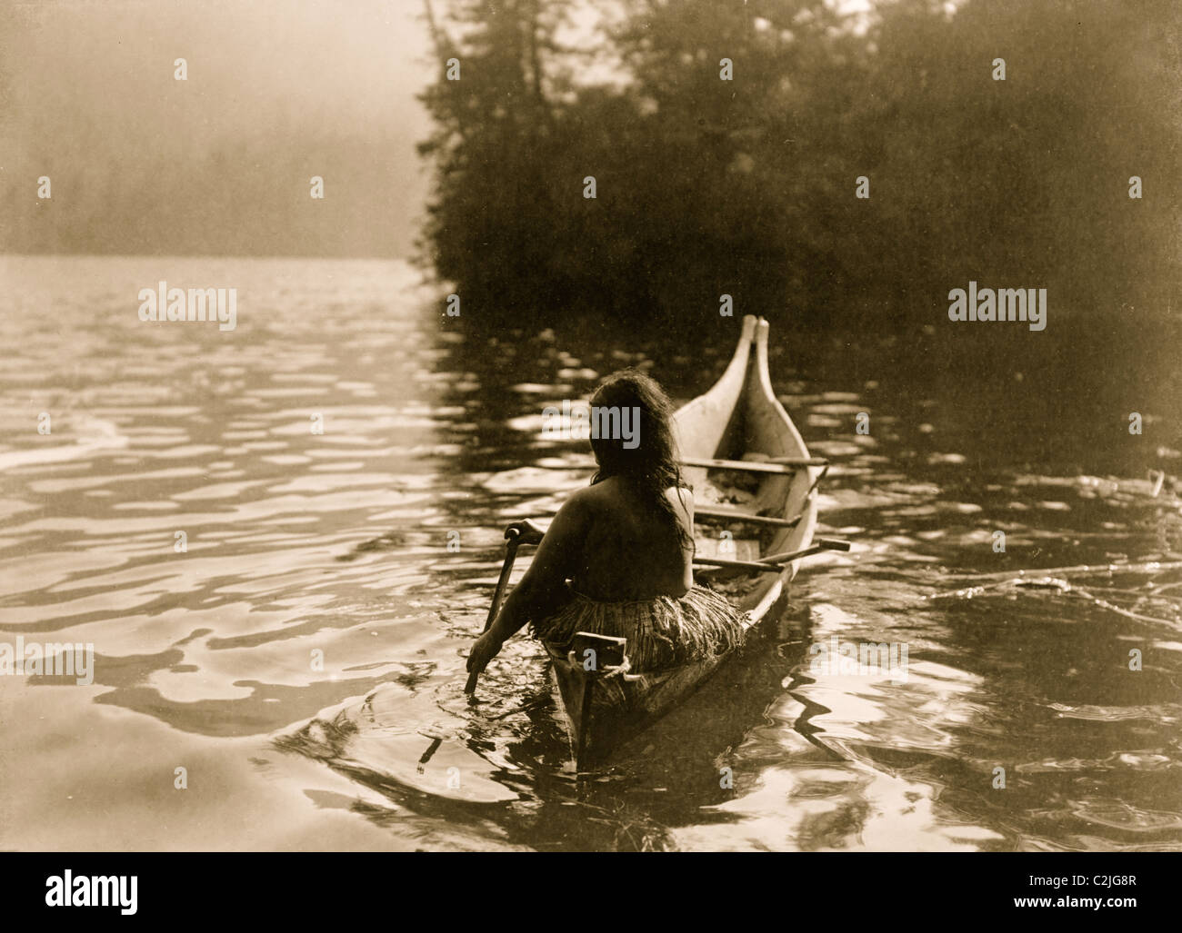 Native american canoe hi-res stock photography and images - Alamy