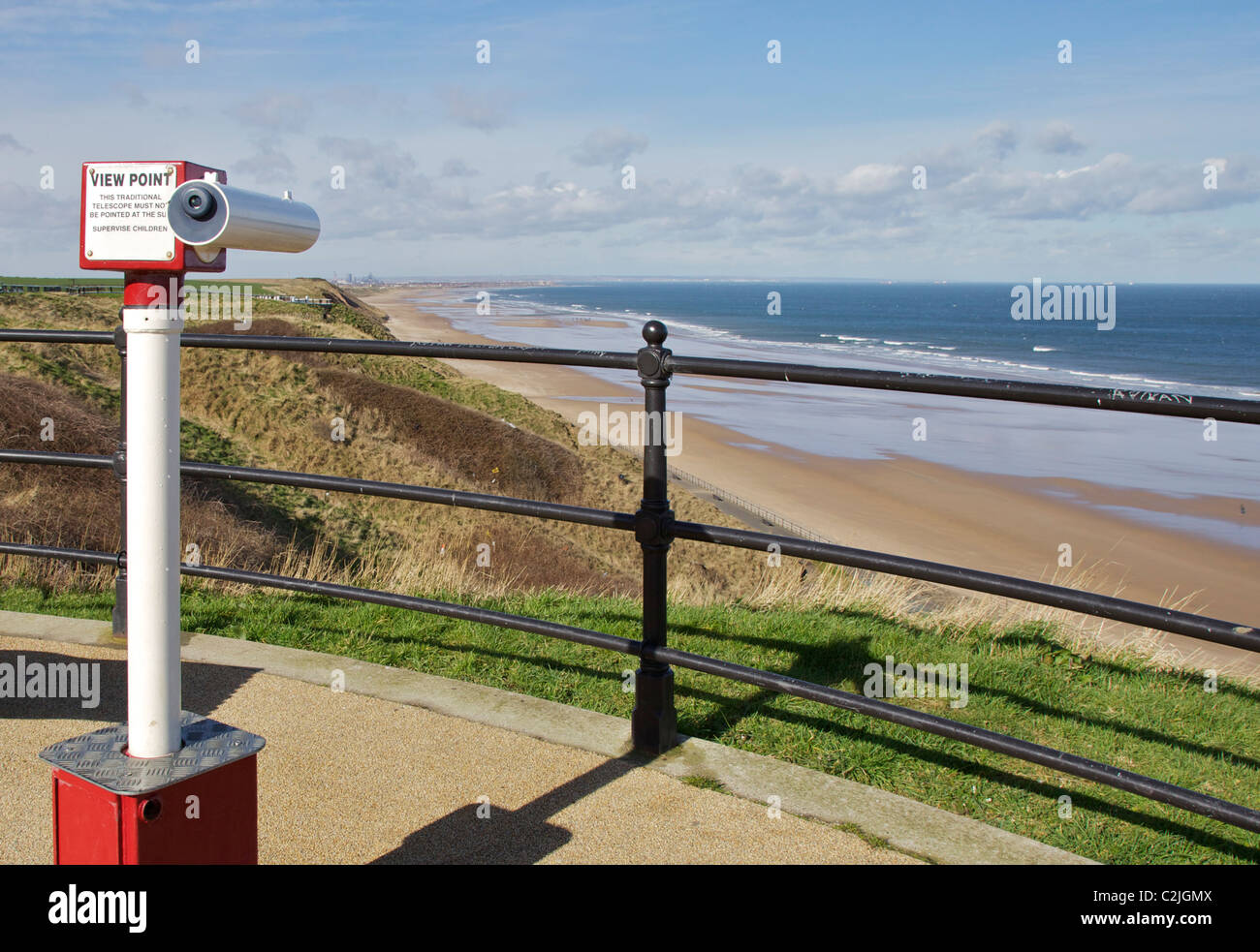 Redcar viewing telescope hi-res stock photography and images - Alamy
