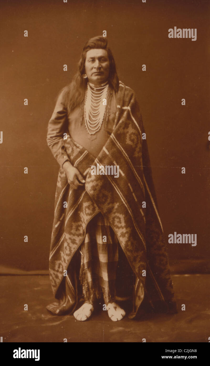 Nez Percé man Stock Photo - Alamy