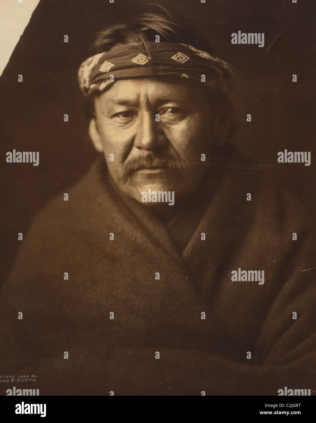 American native indian man hi-res stock photography and images - Alamy