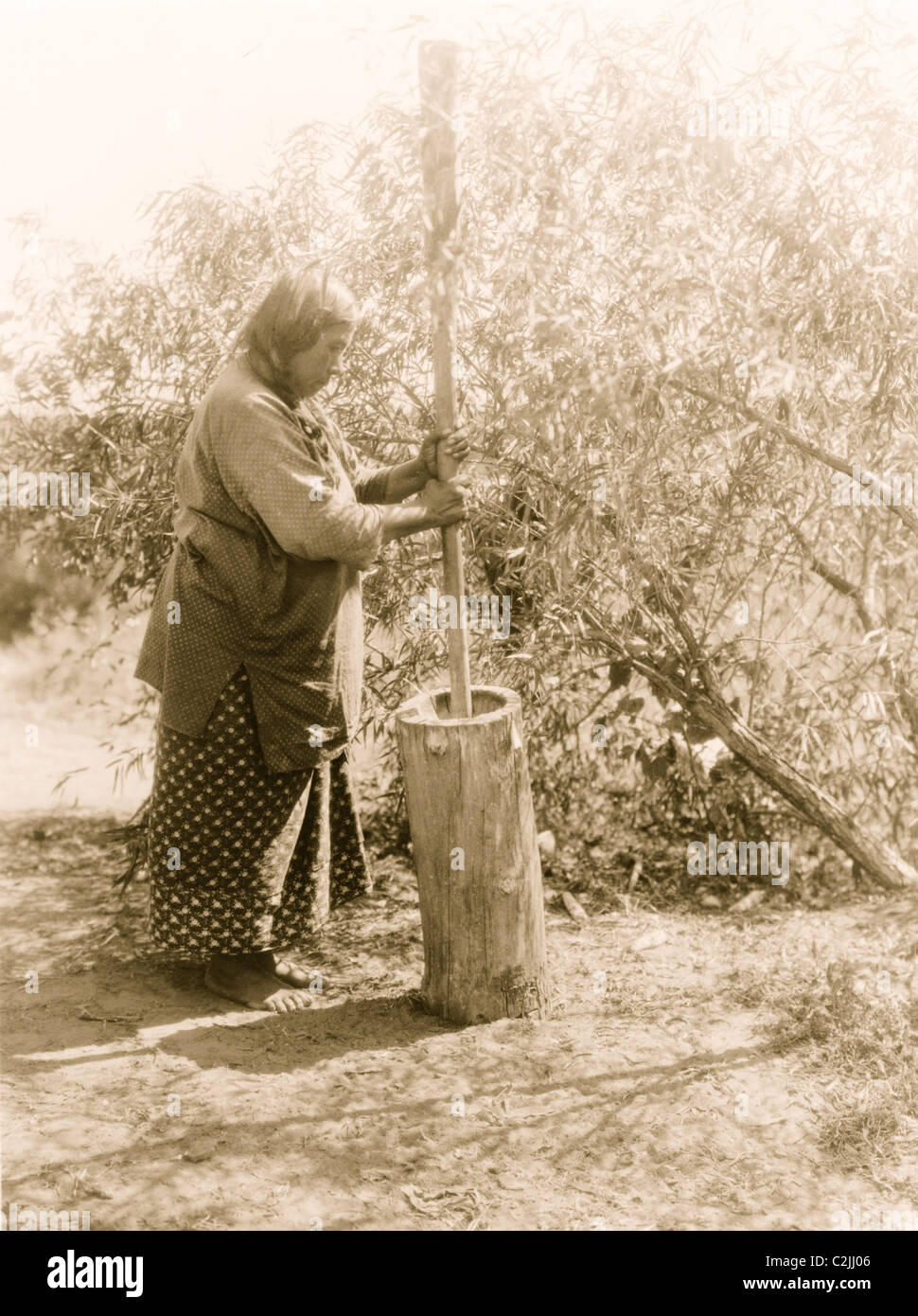 Native american mortar and pestle hi-res stock photography and images ...