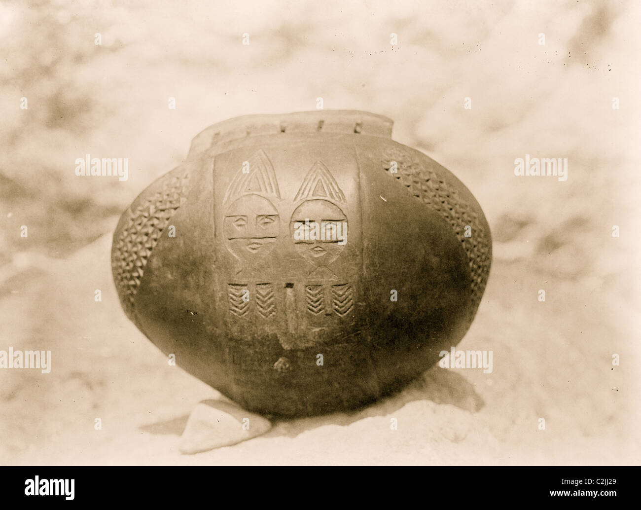 American bowl hi-res stock photography and images - Alamy