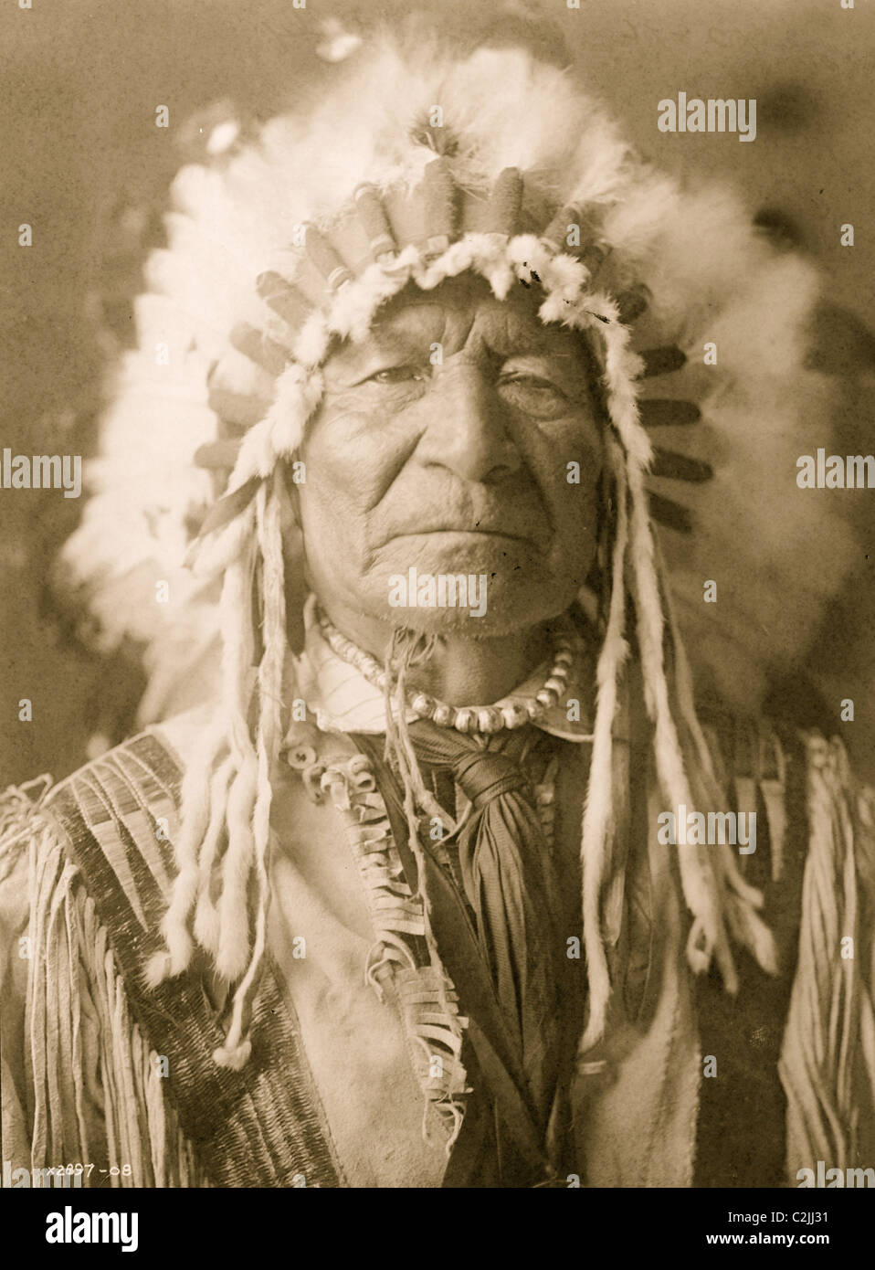 Sioux headdress hi-res stock photography and images - Alamy