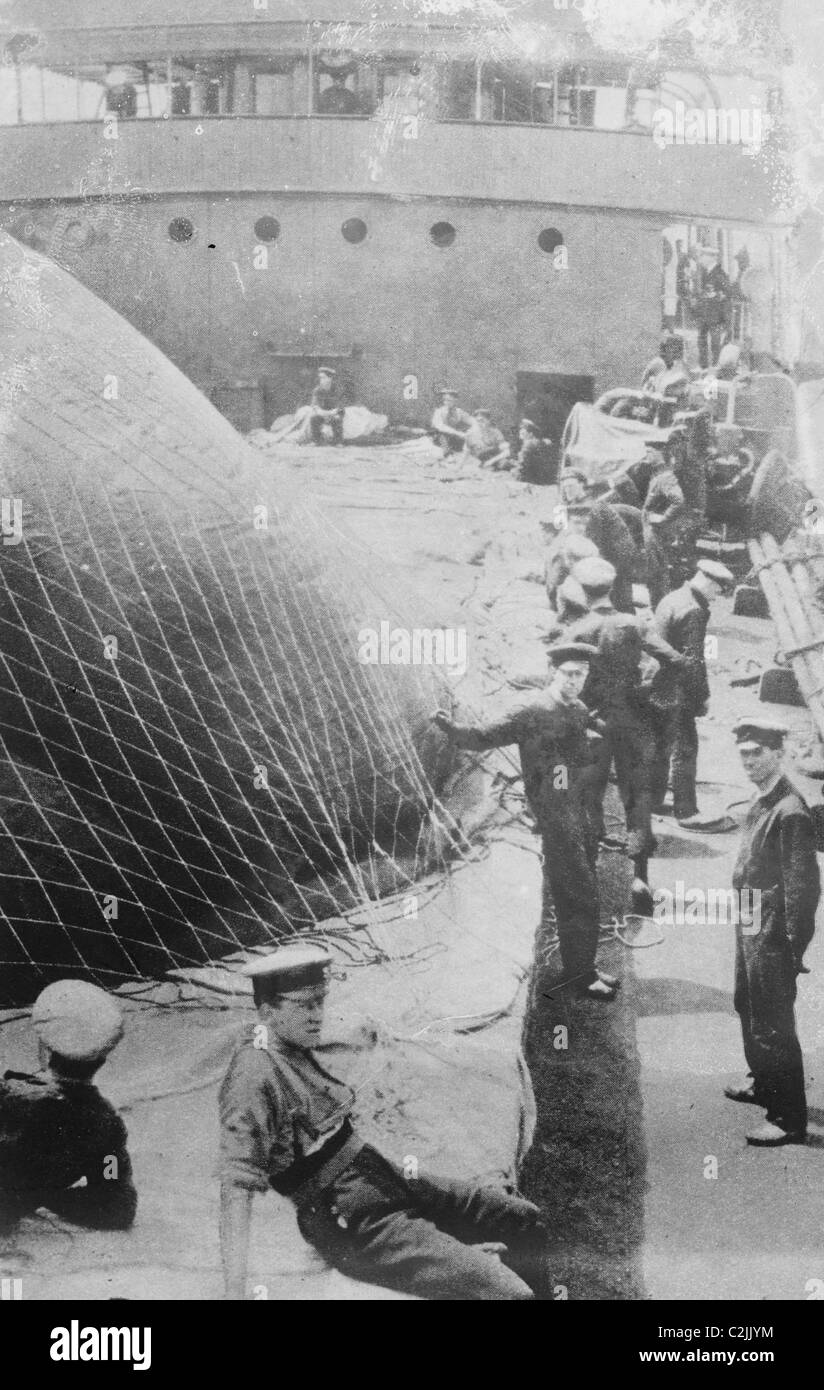 On British Balloon ship Stock Photo - Alamy