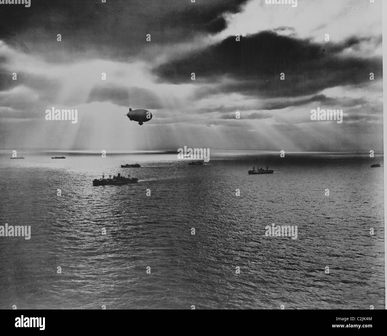 A U.S. Navy blimp Stock Photo - Alamy