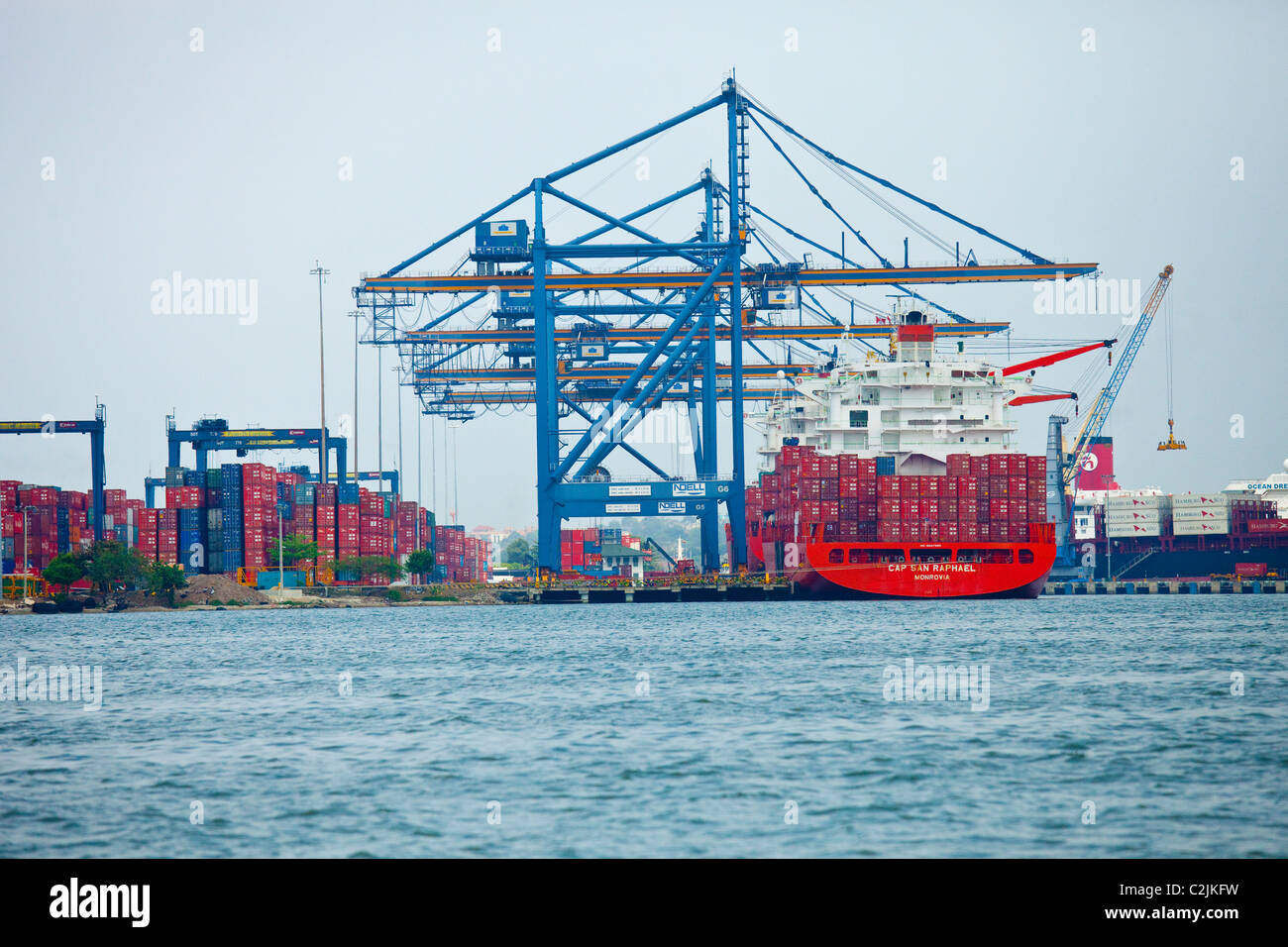 Cargo port in cartagena colombia hi-res stock photography and images ...