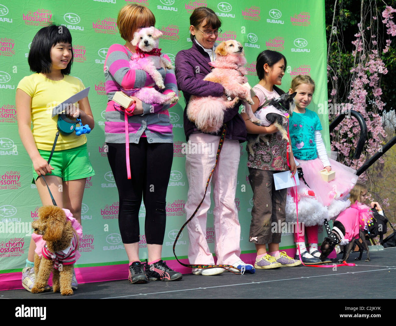 Winners of Prettiest pet and dog contest on the scene, Sakura Sunday ...