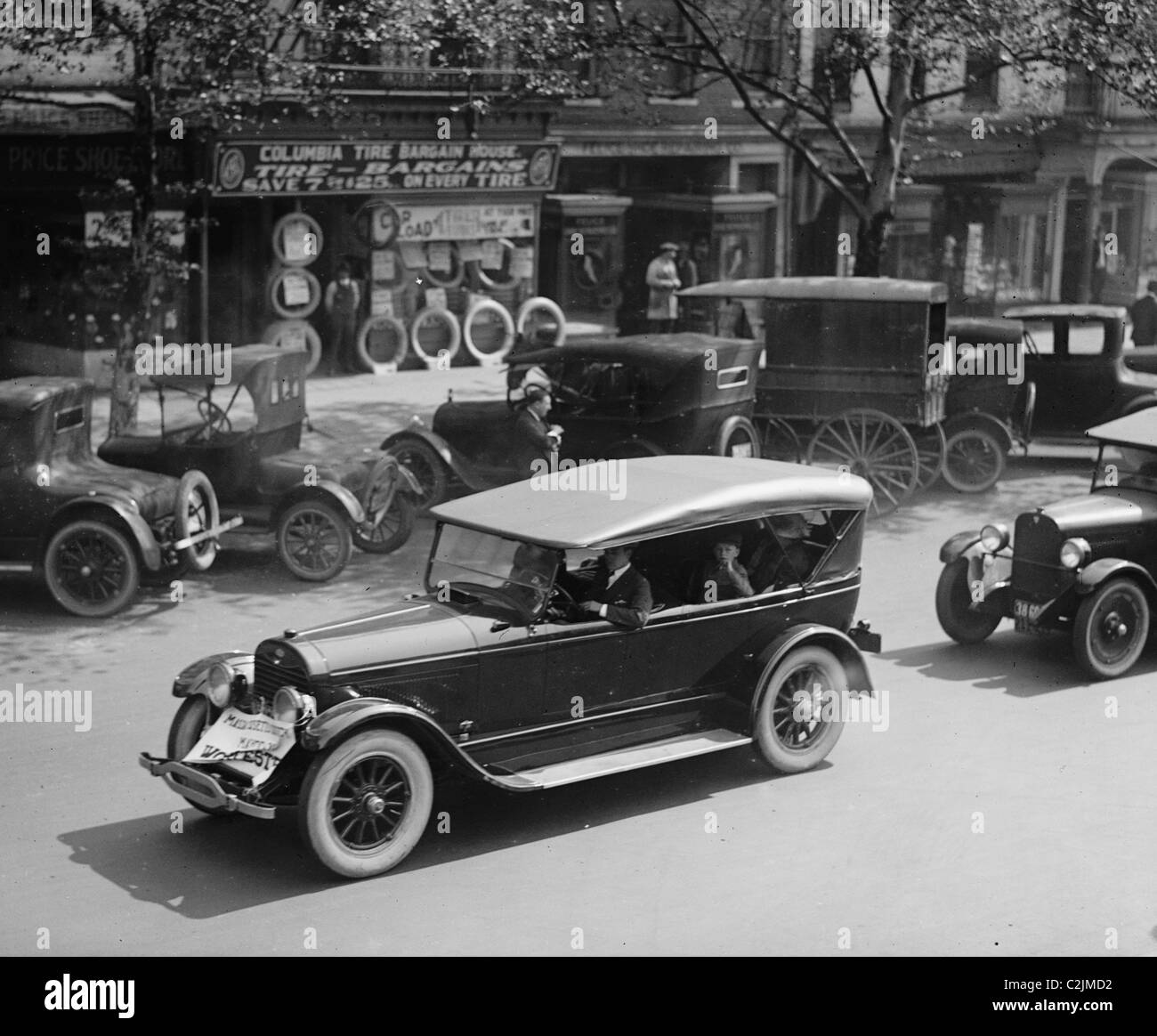Cars of the past Black and White Stock Photos & Images - Alamy