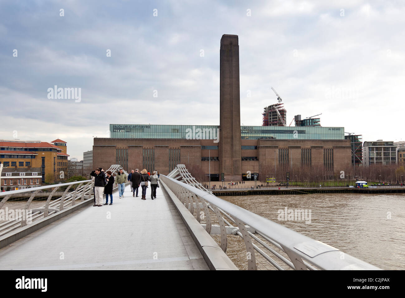 Tate modern chimney tower hi-res stock photography and images - Alamy