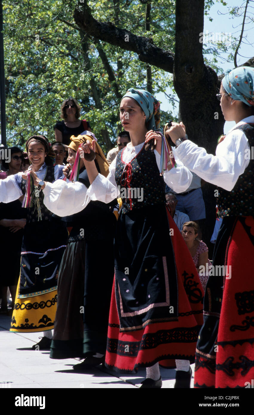 Folk dancing, Valencia de Don Juan, León, Spain Stock Photo - Alamy
