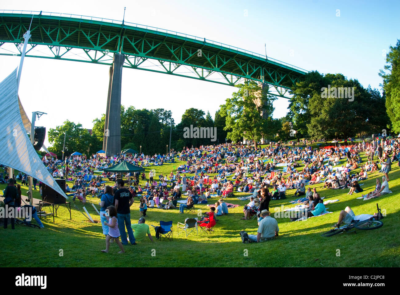 Cathedral Park Jazz Festival in Cathedral Park below the St. Johns ...