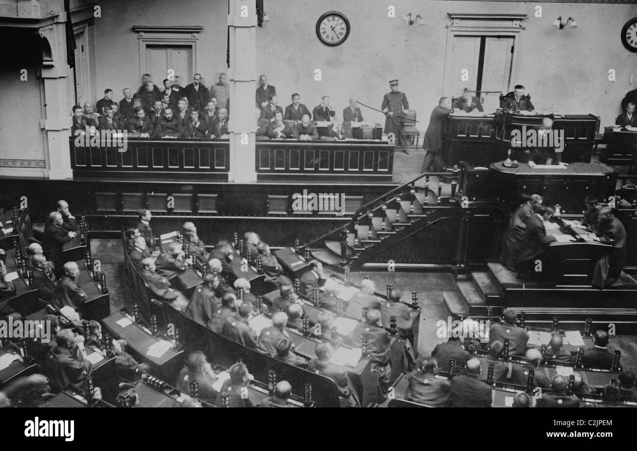 Rising sun japan house hi-res stock photography and images - Alamy