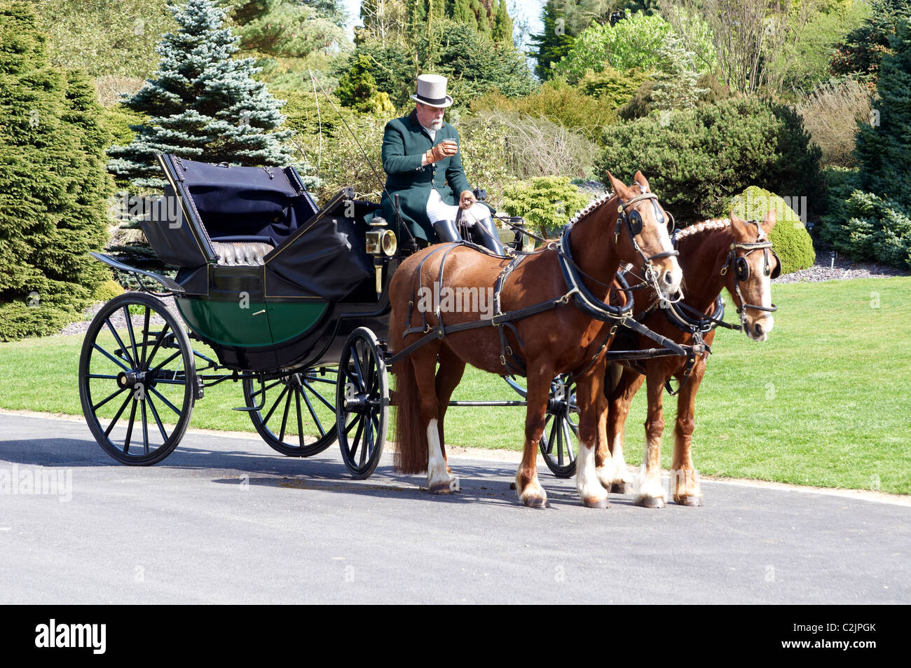 Landau carriage hi-res stock photography and images - Alamy