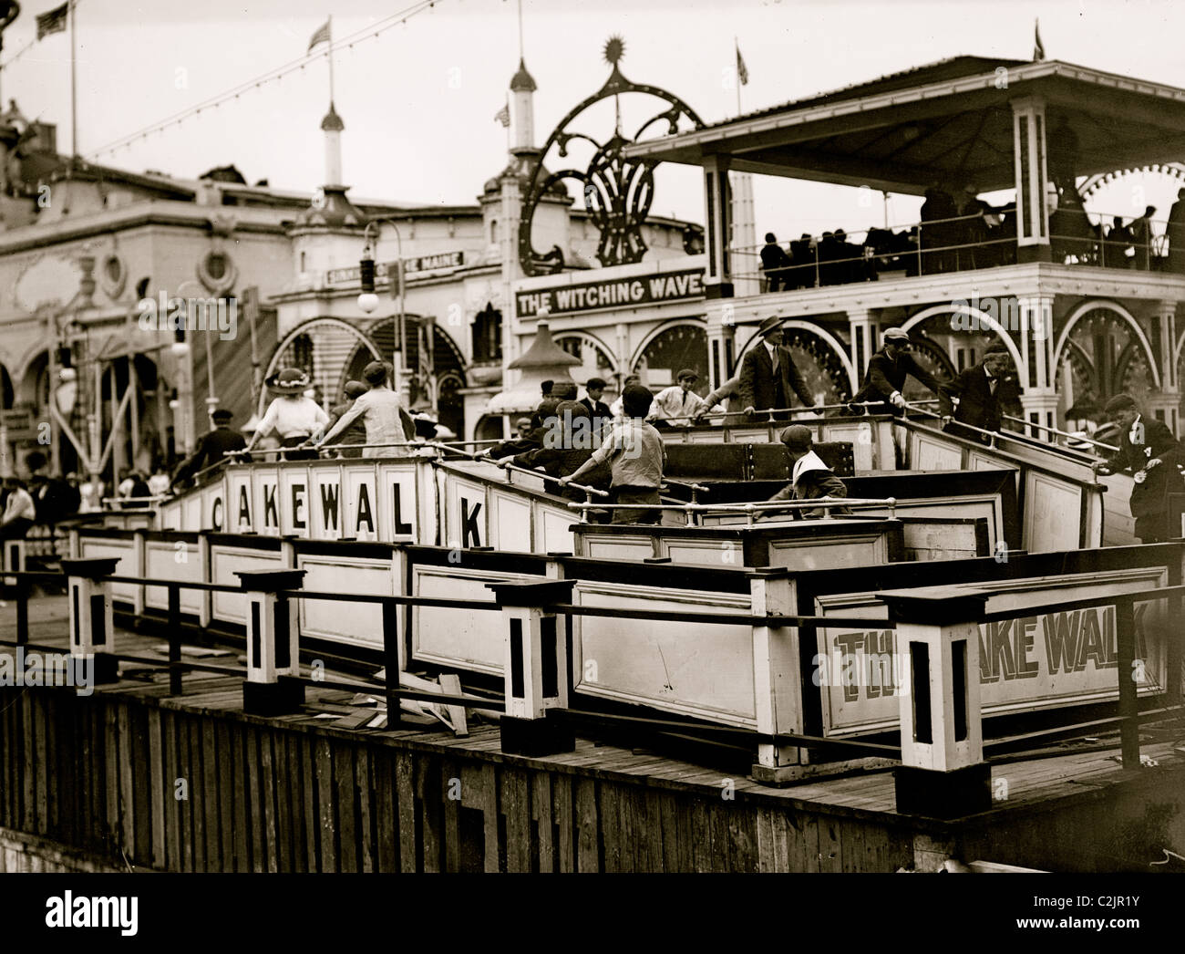 Cake walk hi-res stock photography and images - Alamy