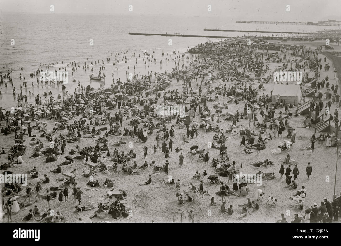 Bathing at Brighton Beach, Brooklyn Stock Photo - Alamy