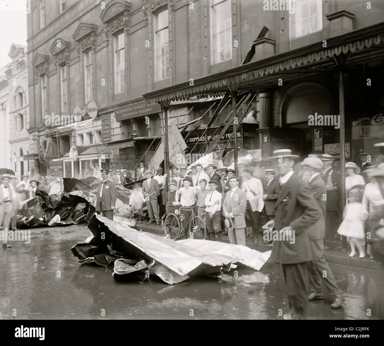 Washington DC Wind storms rips roofs and facades Stock Photo - Alamy
