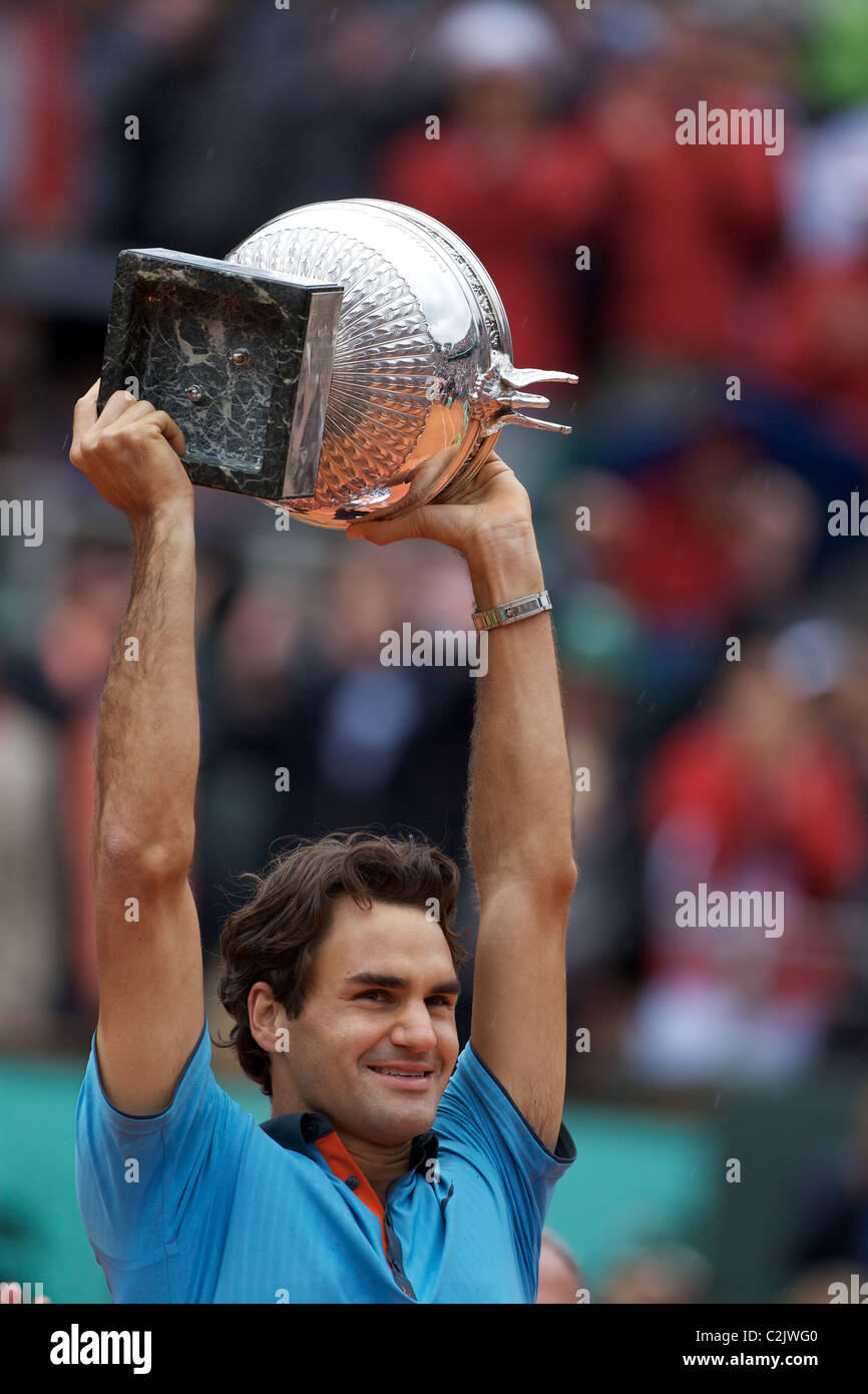 Roger Federer, Switzerland, at the trophy presentation with Andre ...