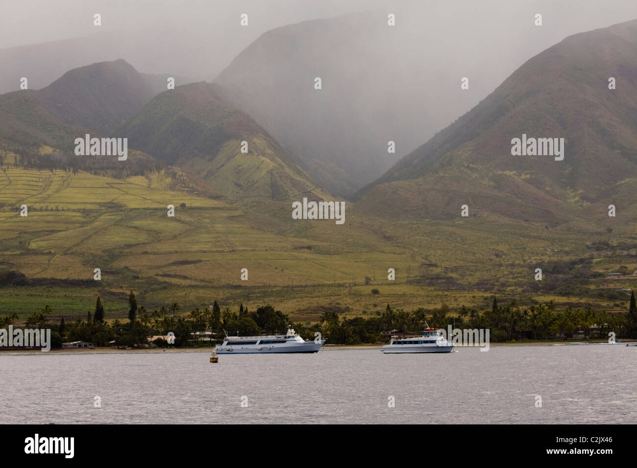 West maui mountains lahaina maui hi-res stock photography and images ...