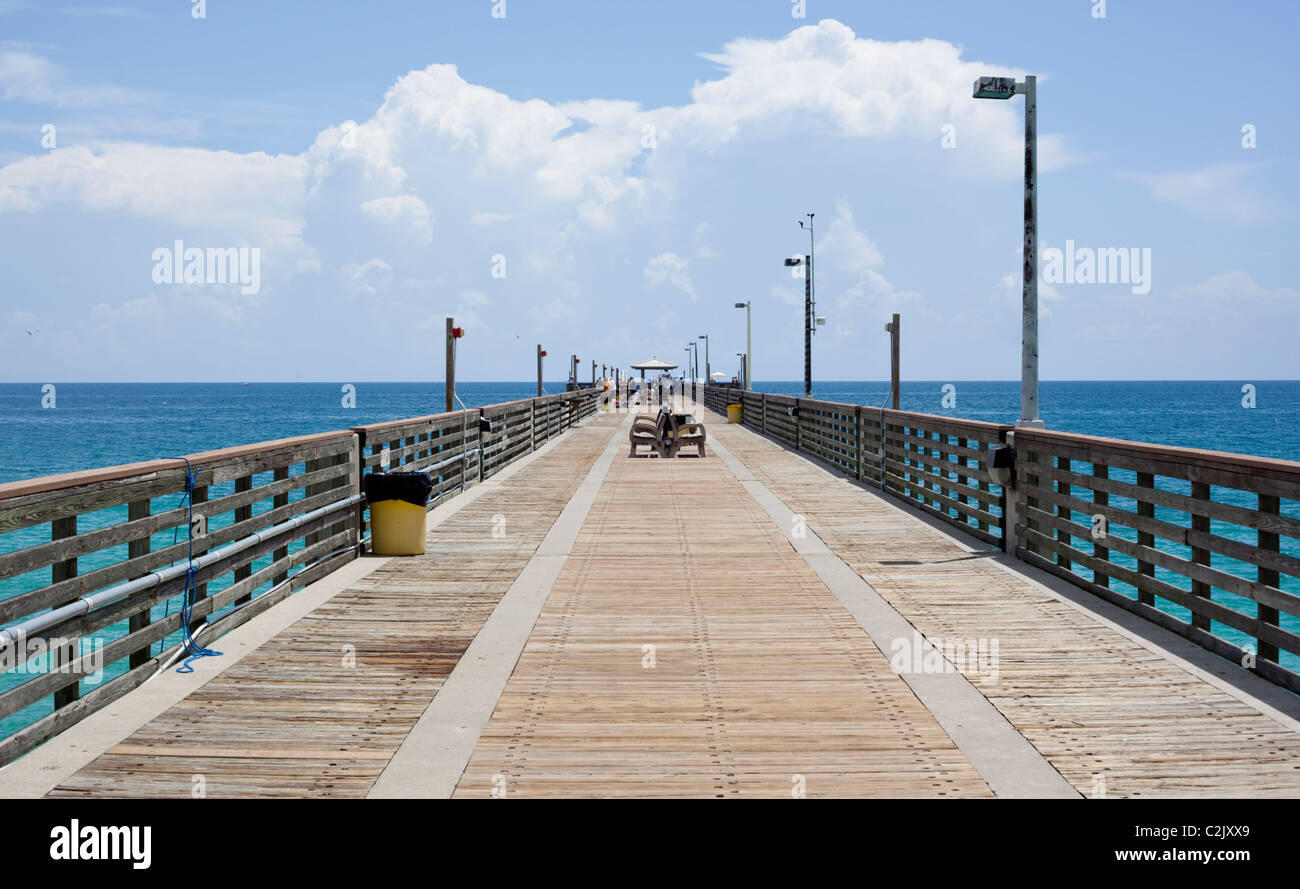 Elevated boardwalk hi-res stock photography and images - Alamy
