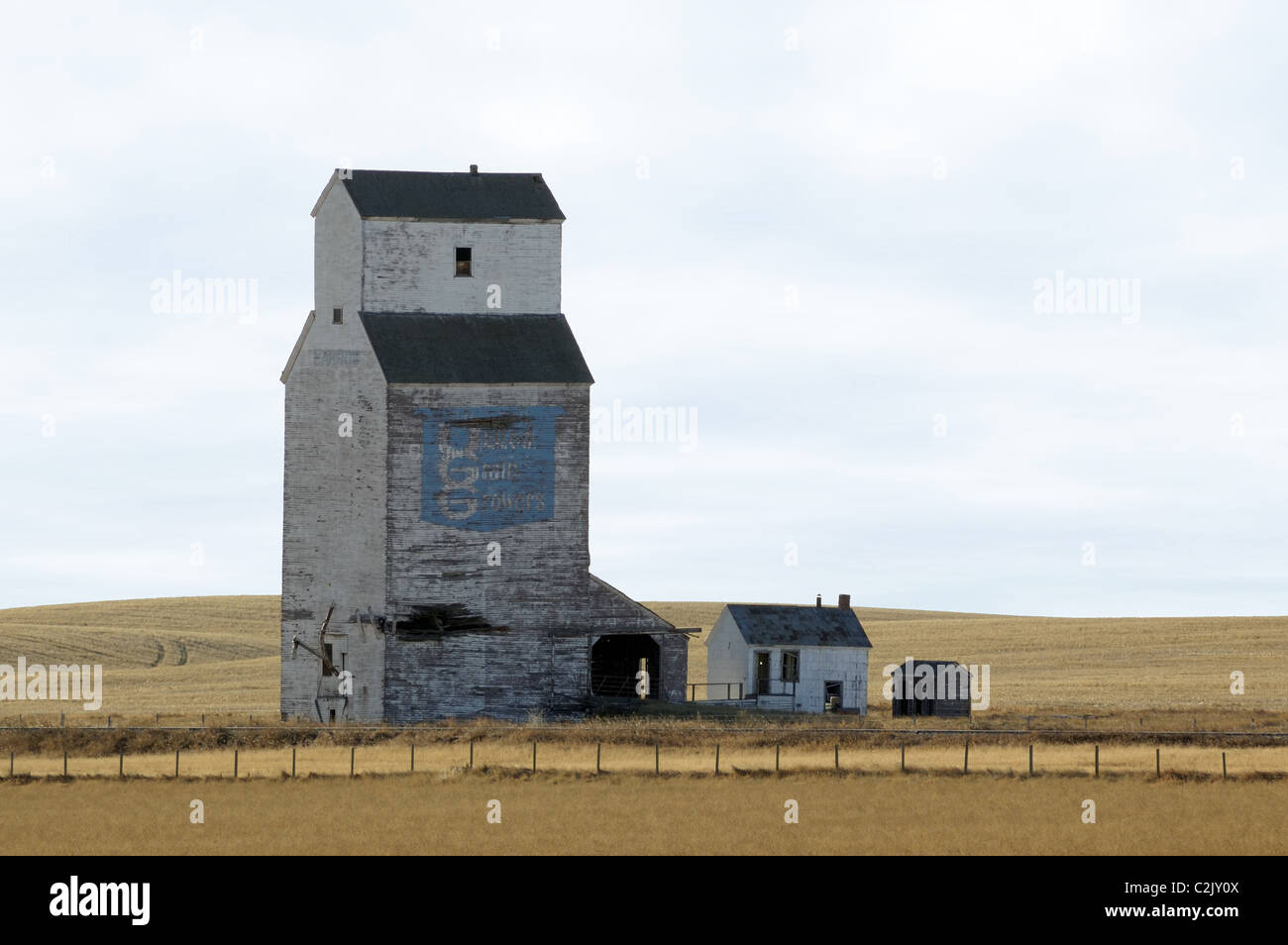 An old abandoned grain elevator at Farrow, Alberta, Canada Stock Photo ...