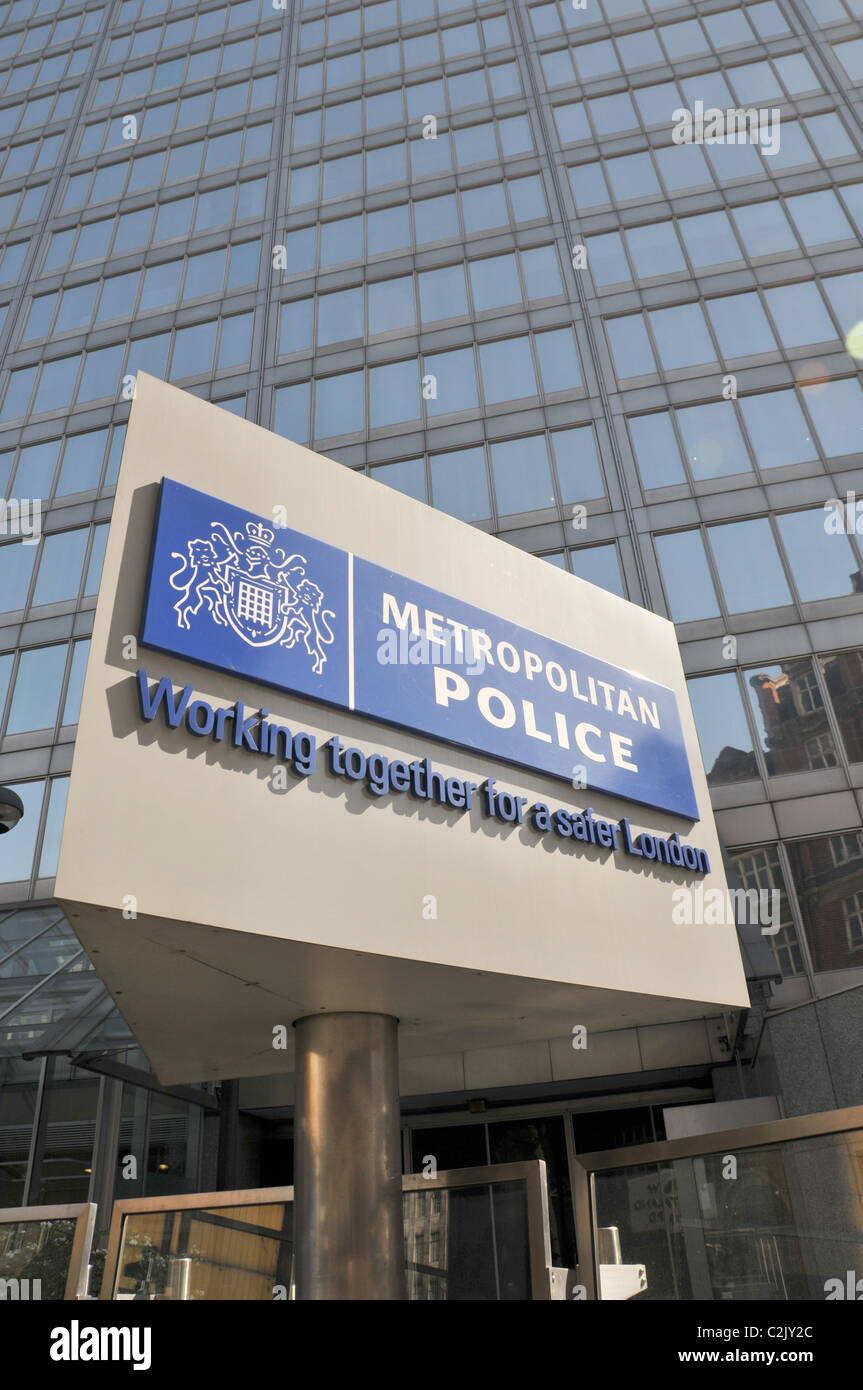 New Scotland Yard Police headquarters London Metropolitan Police Stock ...
