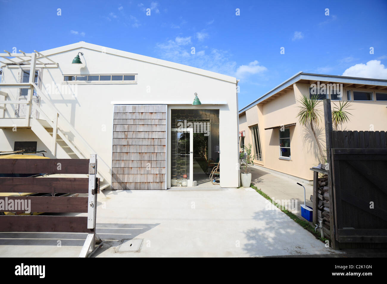 Low angle house exterior hi-res stock photography and images - Alamy
