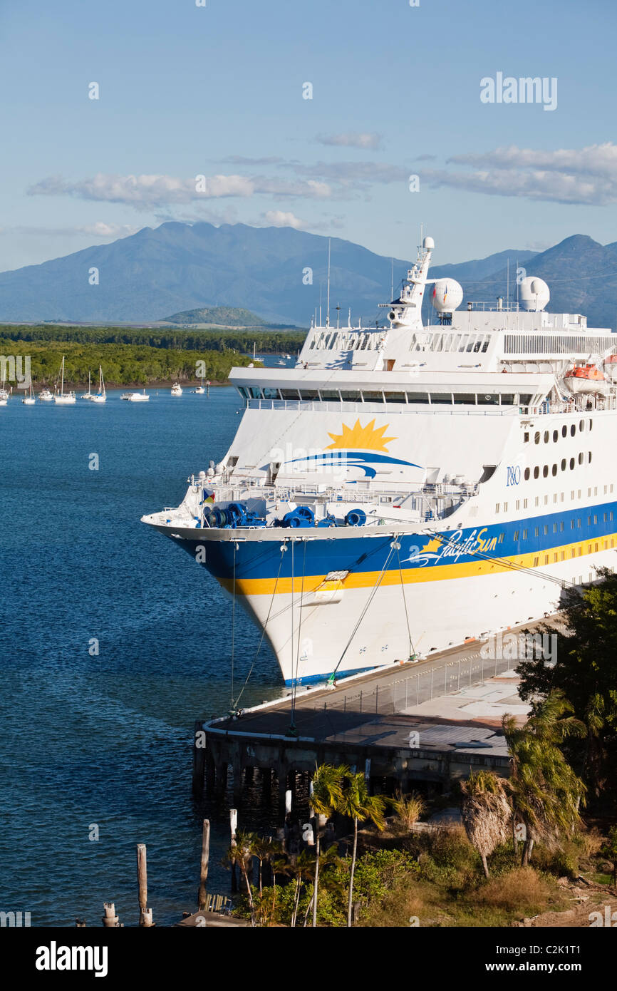 Cairns wharf hi-res stock photography and images - Alamy