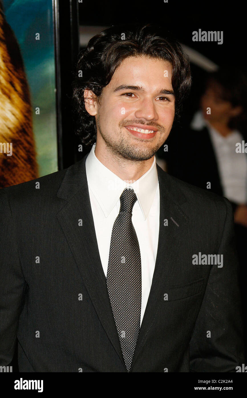 Steven Strait Los Angeles Premiere of '10,000 BC' at Grauman's Chinese ...