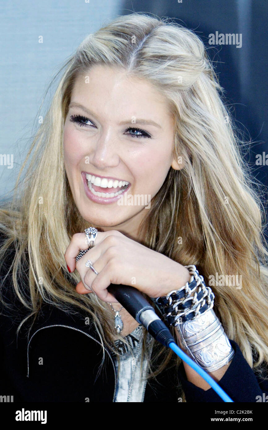 Delta Goodrem at the 6th annual ARIA (Australian Recording Industry ...
