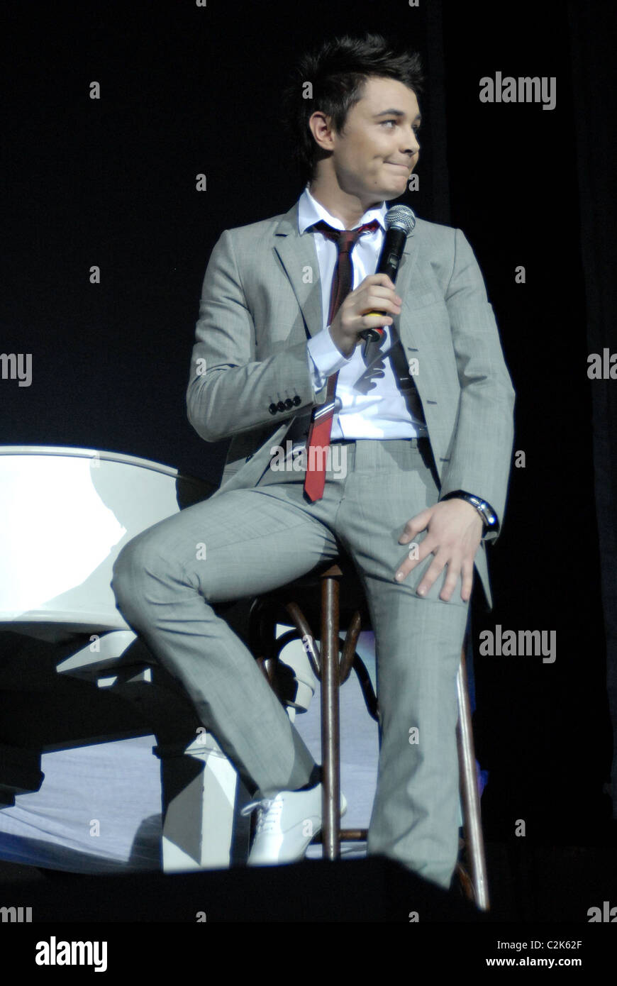 X Factor finalist, Leon Jackson performing at the 'X Factor Live' tour ...