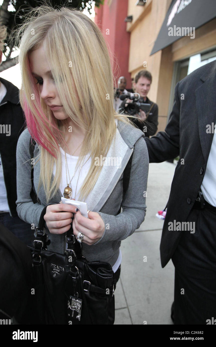 Avril Lavigne Husband And Baby