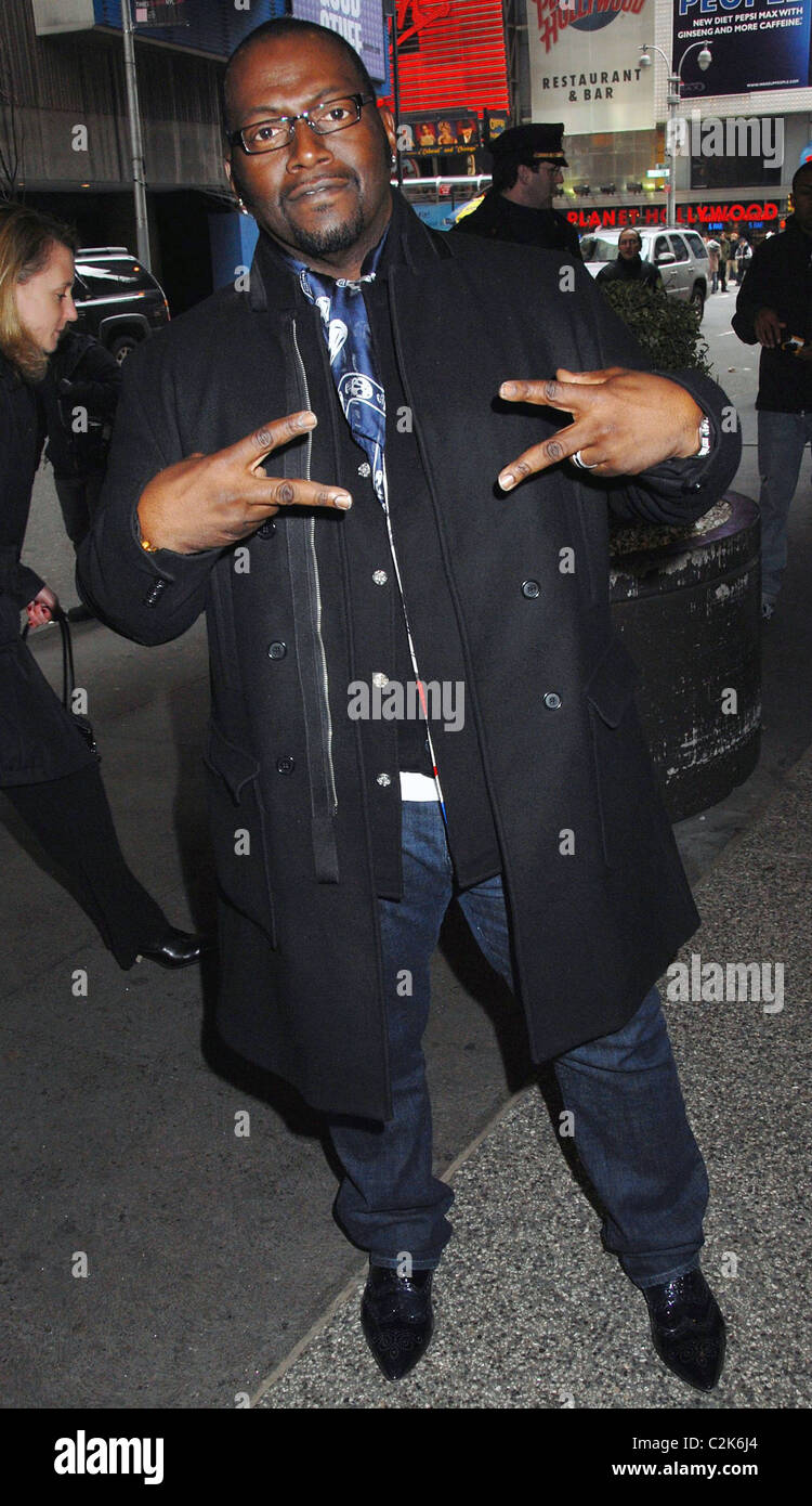 Randy Jackson outside MTV TRL Studios in Times Square New York City ...