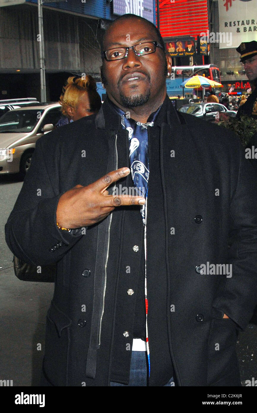 Randy Jackson outside MTV TRL Studios in Times Square New York City ...