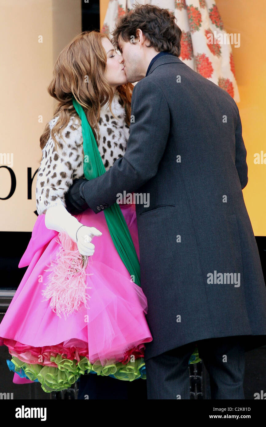 Hugh dancy isla fisher confessions hi-res stock photography and images ...
