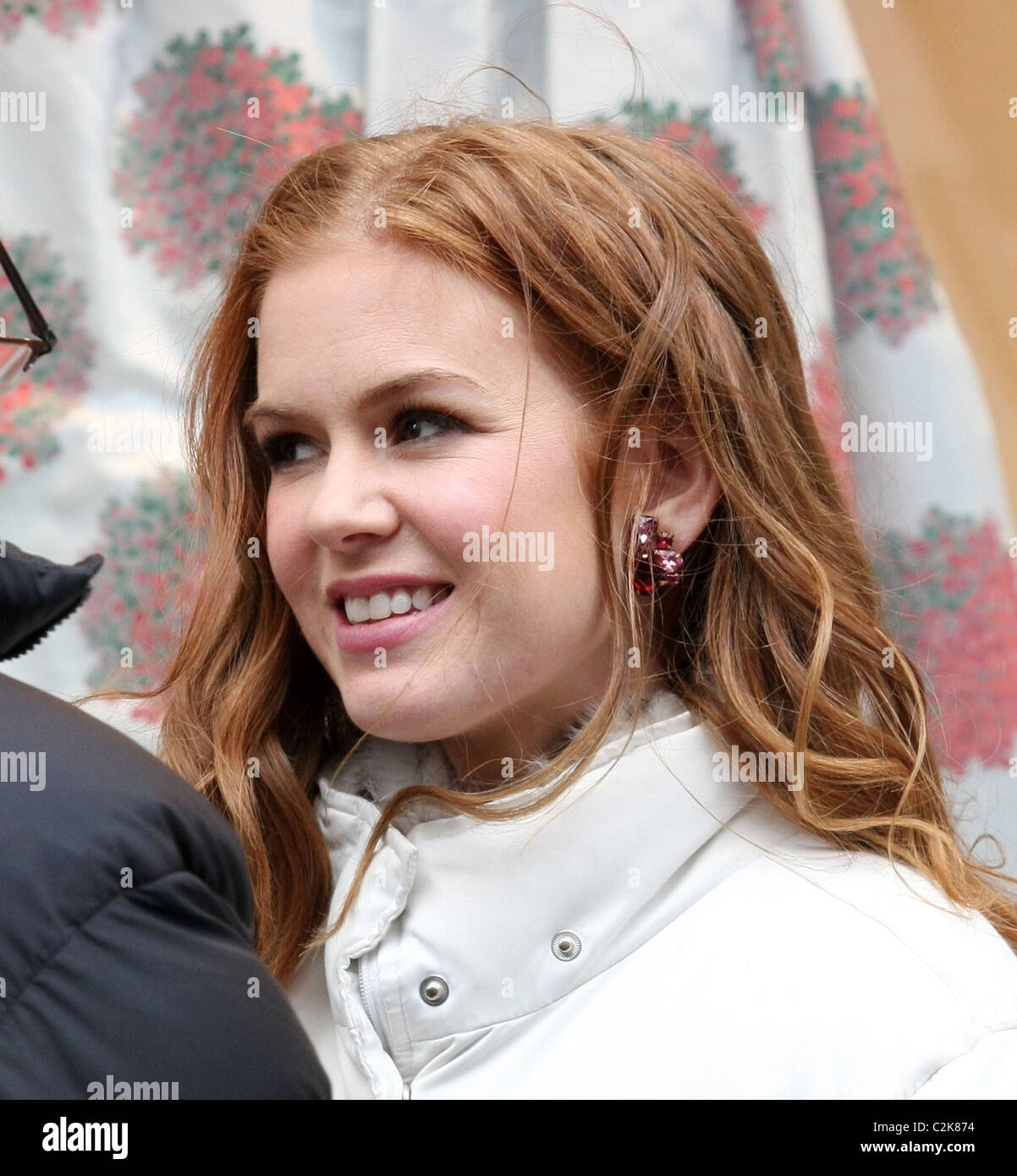 Isla fisher on film set hi-res stock photography and images - Alamy