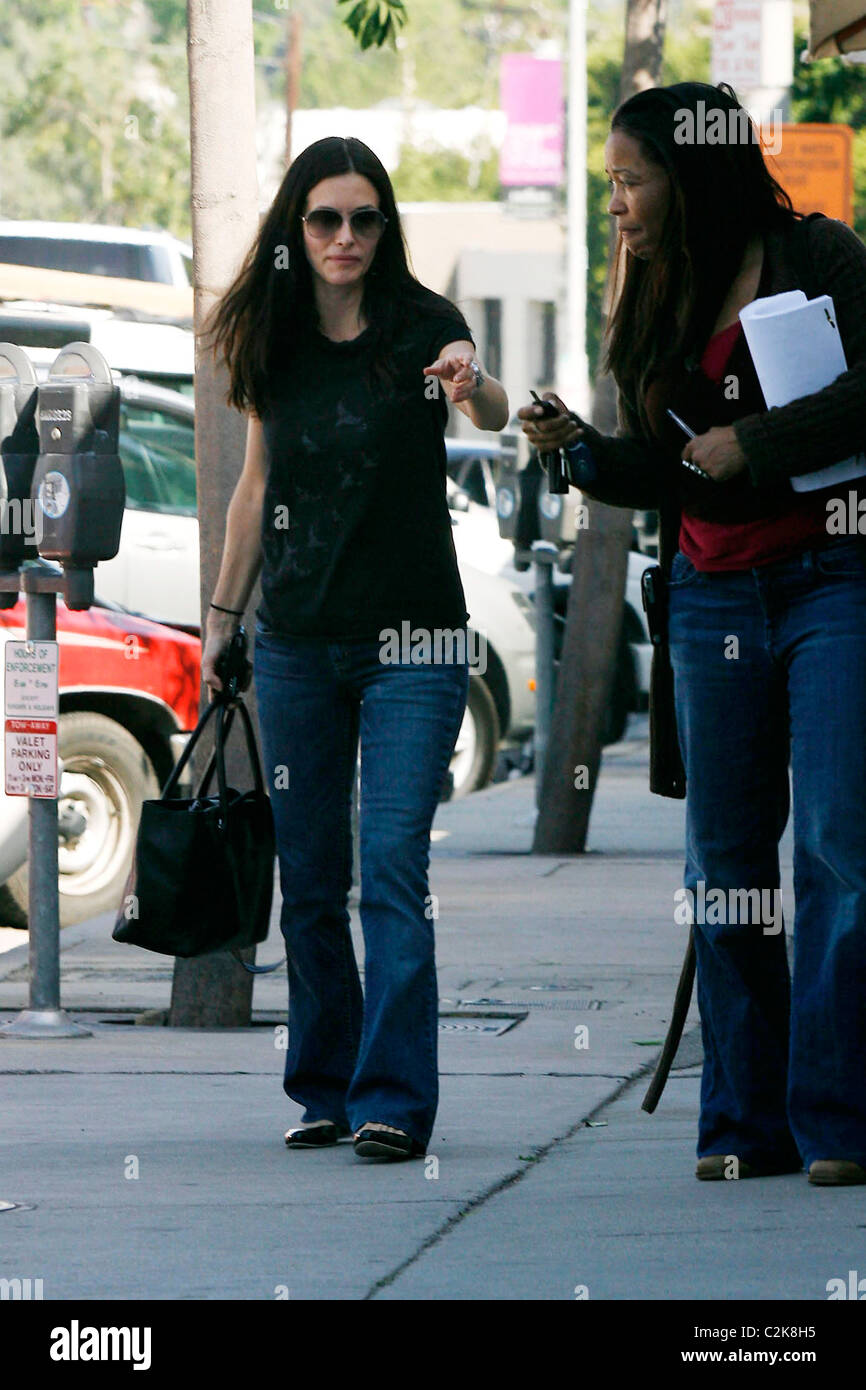 Dirt star Courteney Cox Arquette shows off a large bruise on her left ...