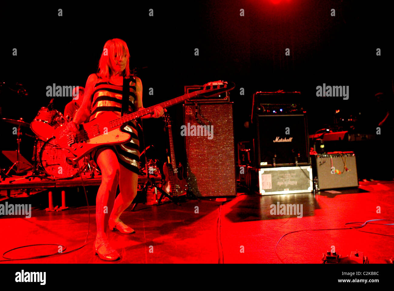 Kim gordon sonic youth hi-res stock photography and images - Alamy