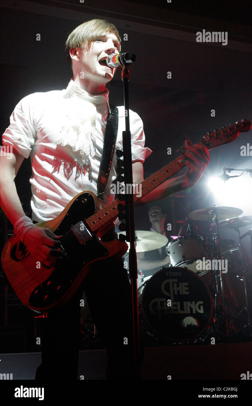 Dan Gillespie Sells from 'The Feeling' performing live at the Refectory ...