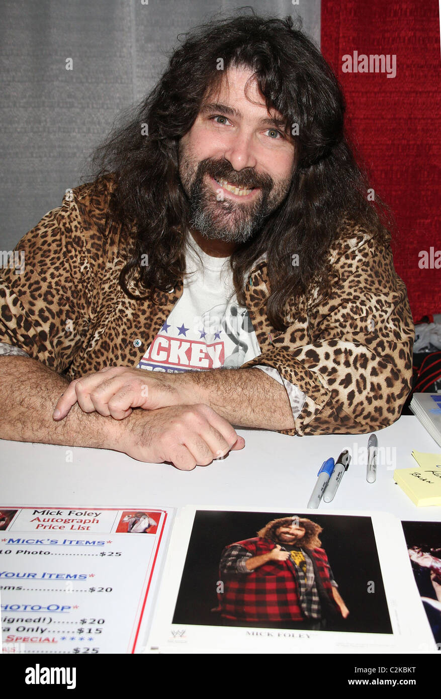 Mick Foley Wizard World at the Los Angeles Convention Center Los ...