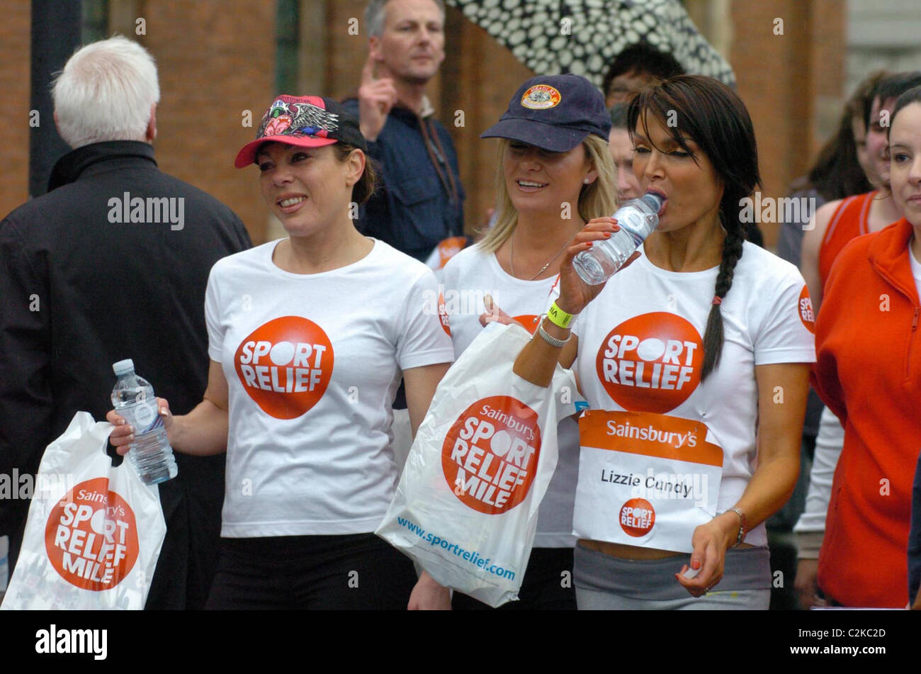 Alex Best and Lizzie Cundy The London Sainsbury's Sport Relief Mile at ...