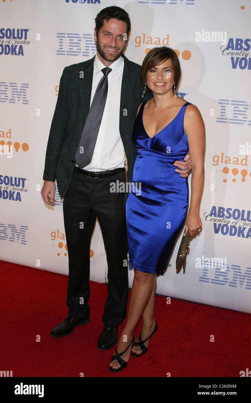 Peter hermann mariska hargitay 19th hi-res stock photography and images ...