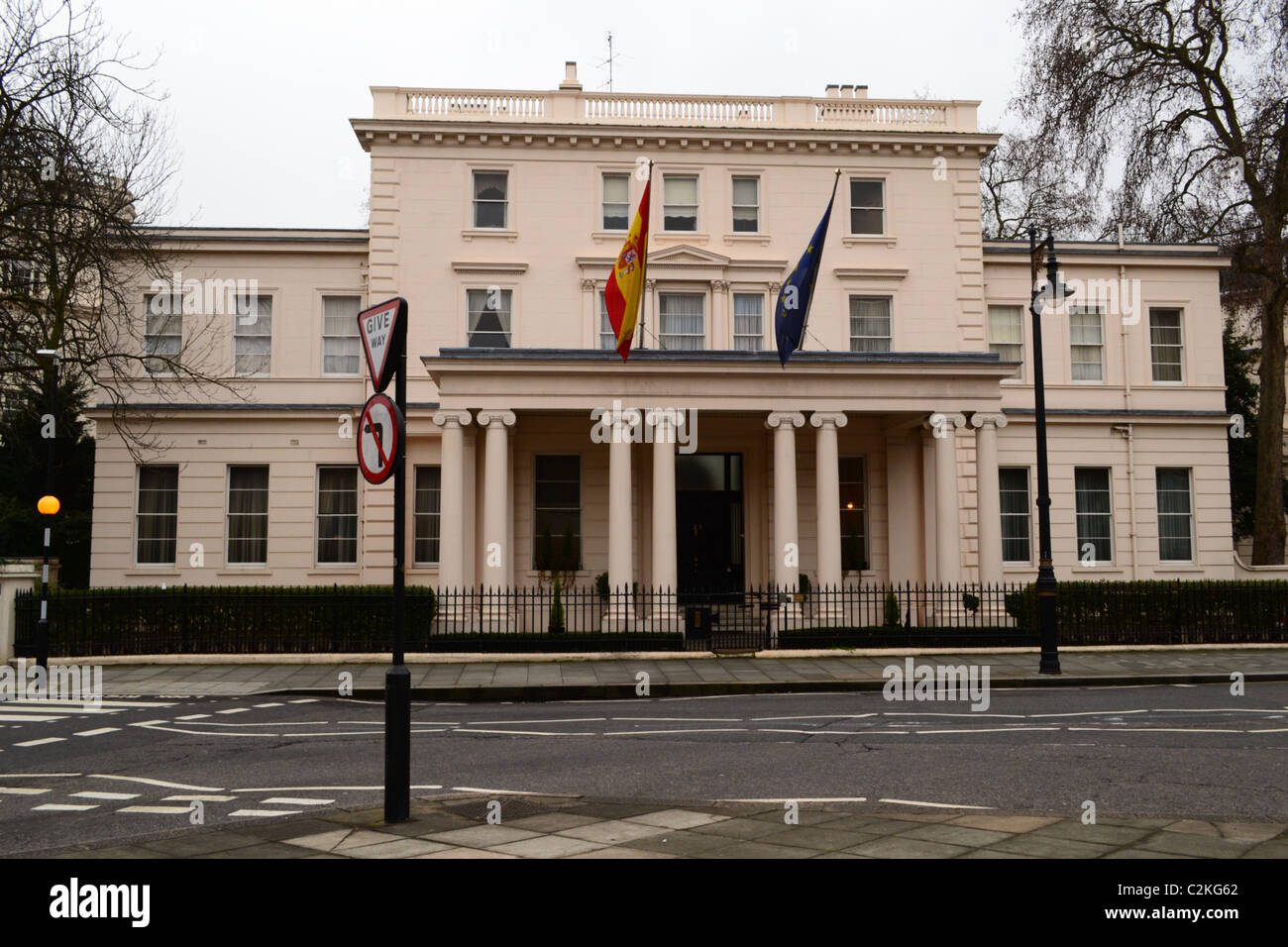 Spanish Embassy High Resolution Stock Photography and Images - Alamy