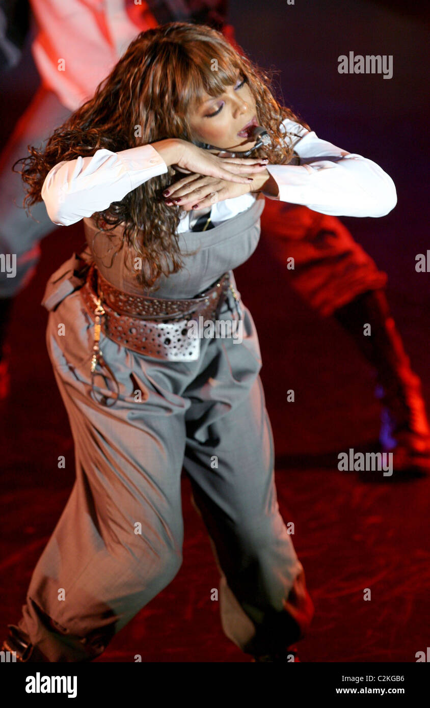 Janet Jackson performing at the 'Good Morning America Winter Concert ...