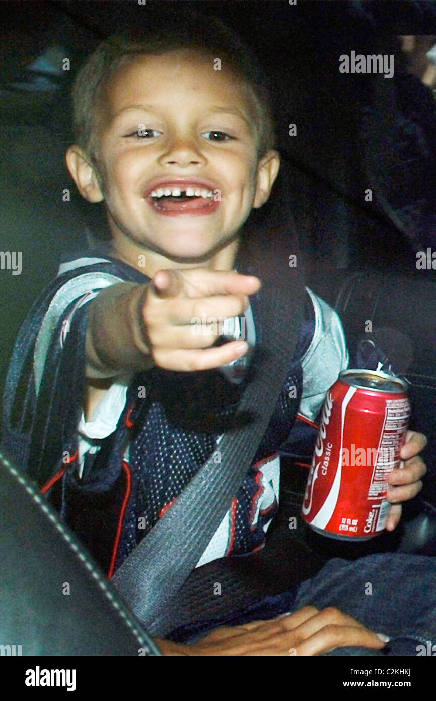 Cruz Beckham Victoria Beckham goes on a shopping spree on Rodeo Drive ...